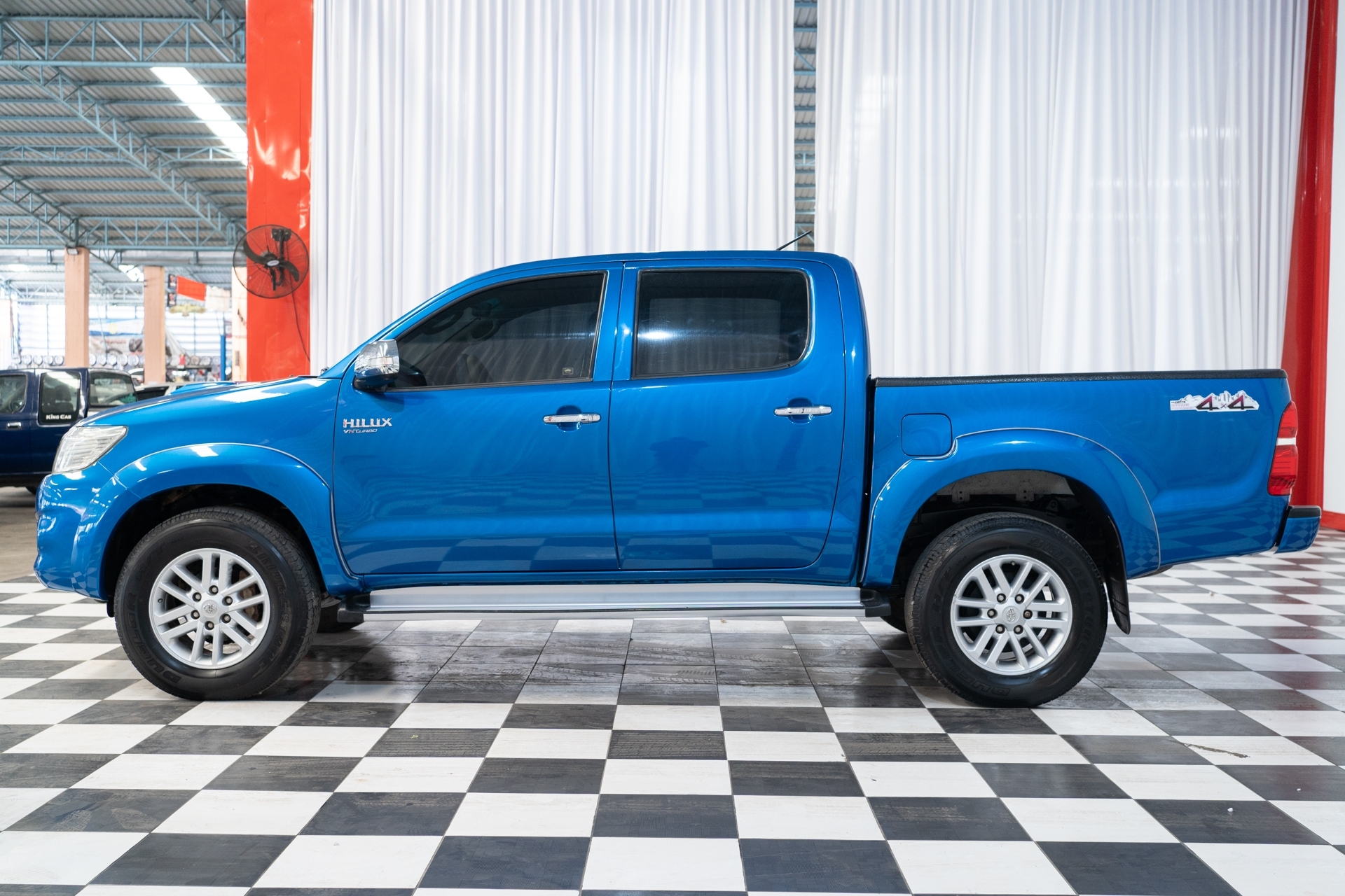 รถมือสอง TOYOTA VIGO Champ DOUBLE CAB E VNT 4WD 2.5 MT 2012 สีน้ำเงิน